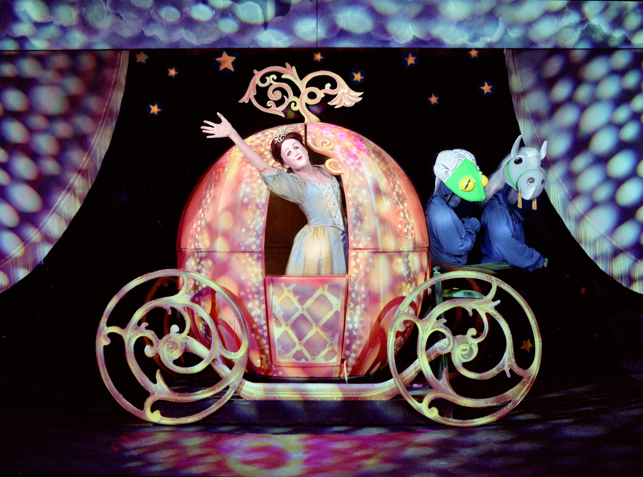 Cind in Pumpkin - Enchantment Theatre Company